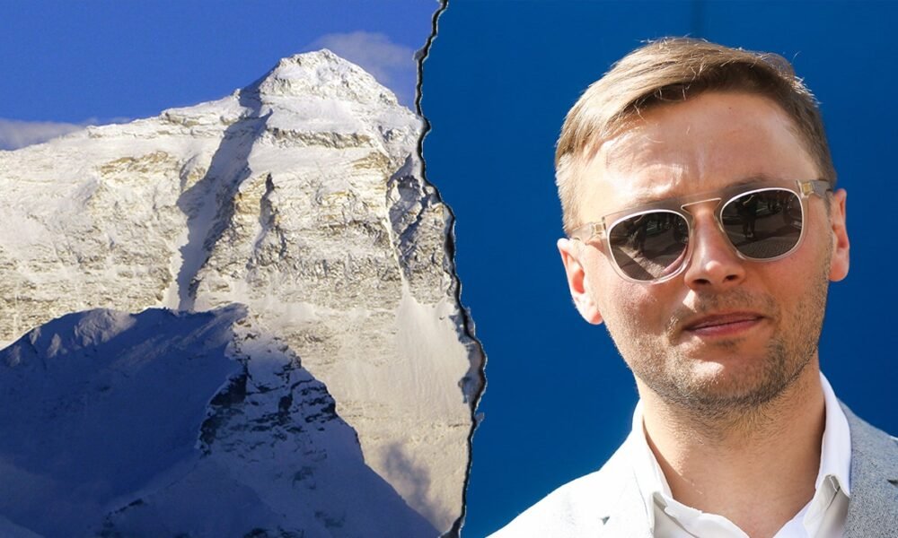 Daredevil mountaineer makes history skiing down Mount Everest through ...