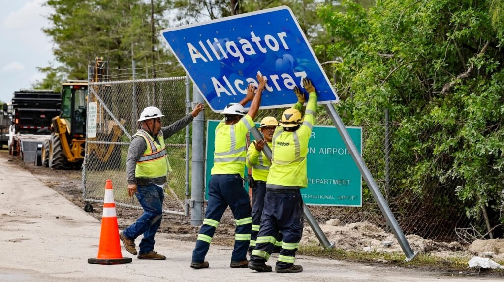 Operations at 'Alligator Alcatraz' back on after appeals court halts judge's order NDM Noticias ...