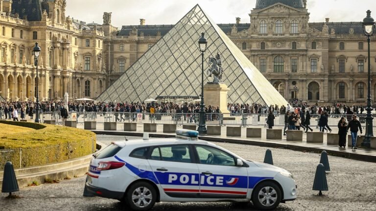 Four more arrested in Louvre jewel heist, authorities say NDM Noticias ...